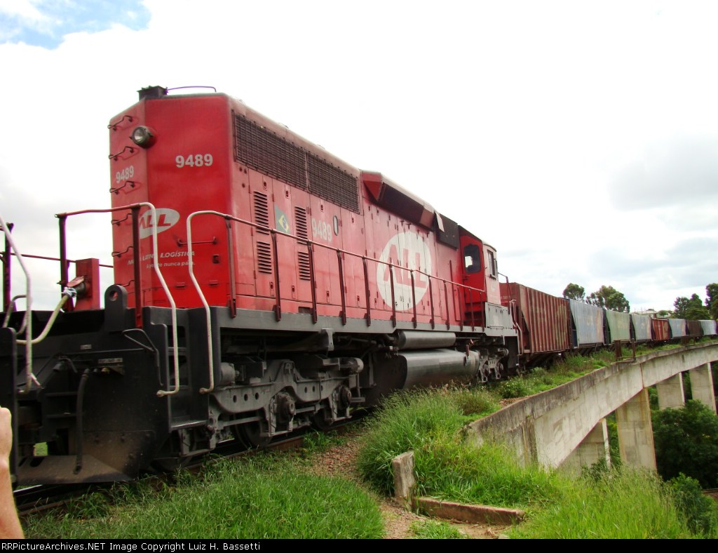 SD40-2 9489